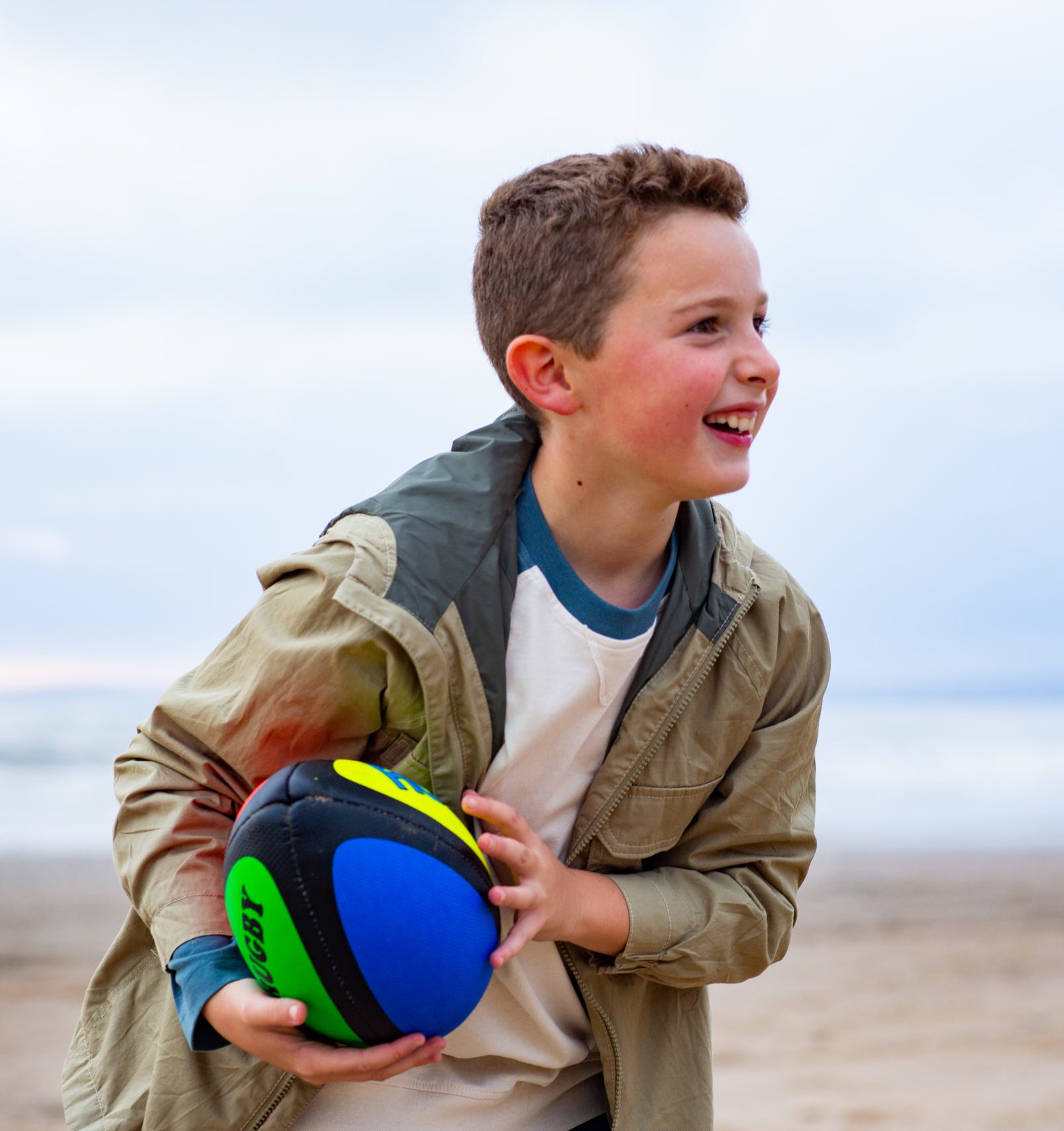 dewch yn ofalwr maeth yng Nghanolbarth a Gorllewin Cymru - maethu cymru